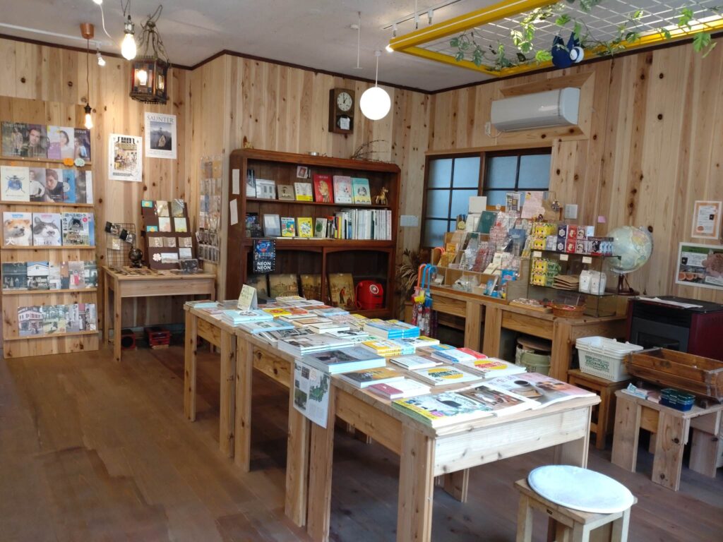 「お金はあんまり回ってないけど、みんなの楽しい気持ちが回っている」 六日町ナマケモノ書店 千田昭子さん｜【BSJ】NPO法人ブックストア・ソリューション・ジャパン公式サイト